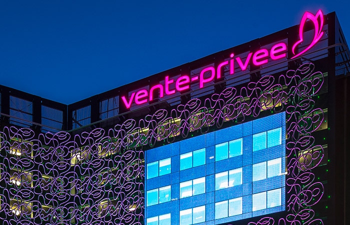 Is it a building? Is it a sculpture? Philips Lighting illuminates ...