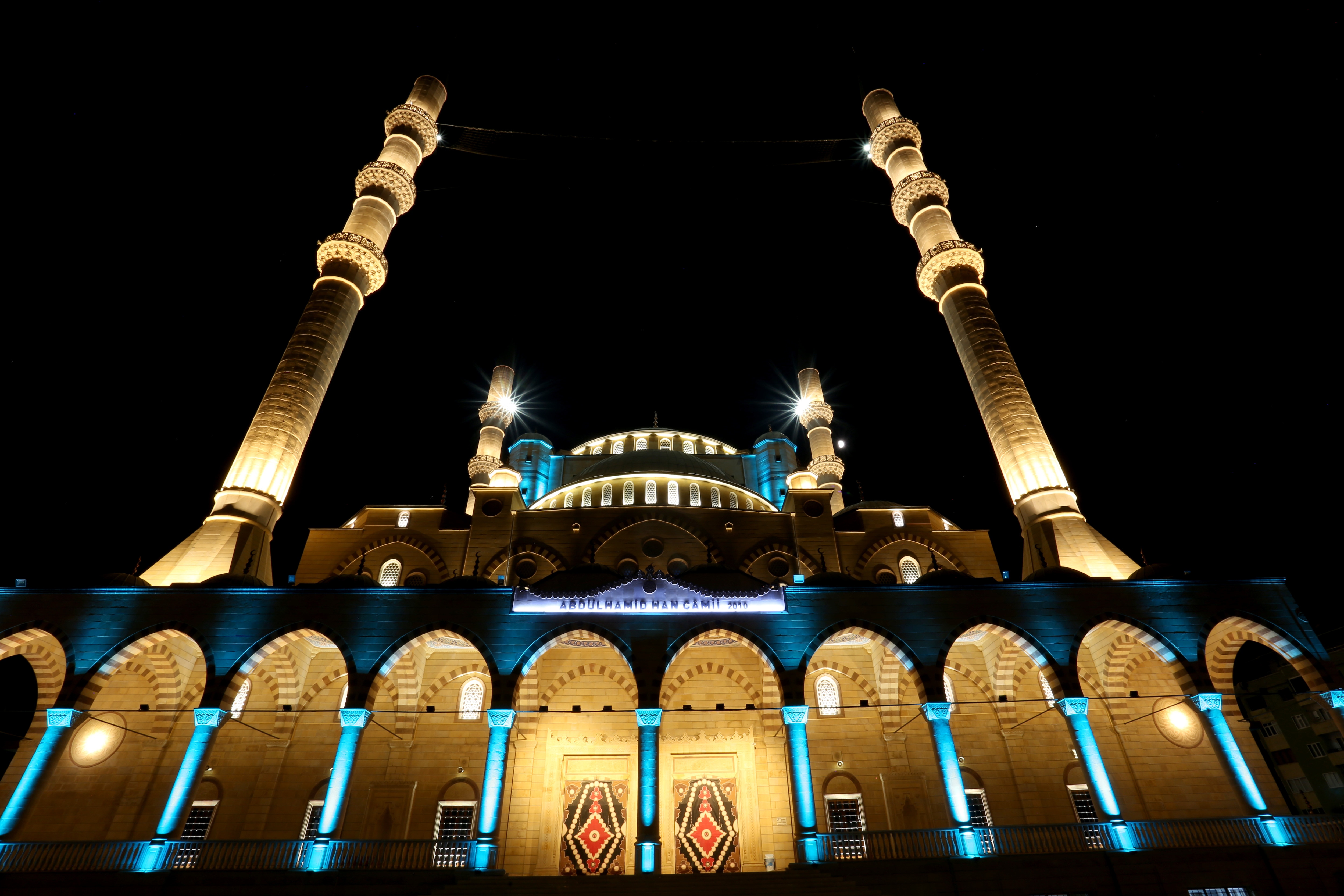 Highlighting a spiritual symbol: the newly illuminated Abdülhamid Han ...
