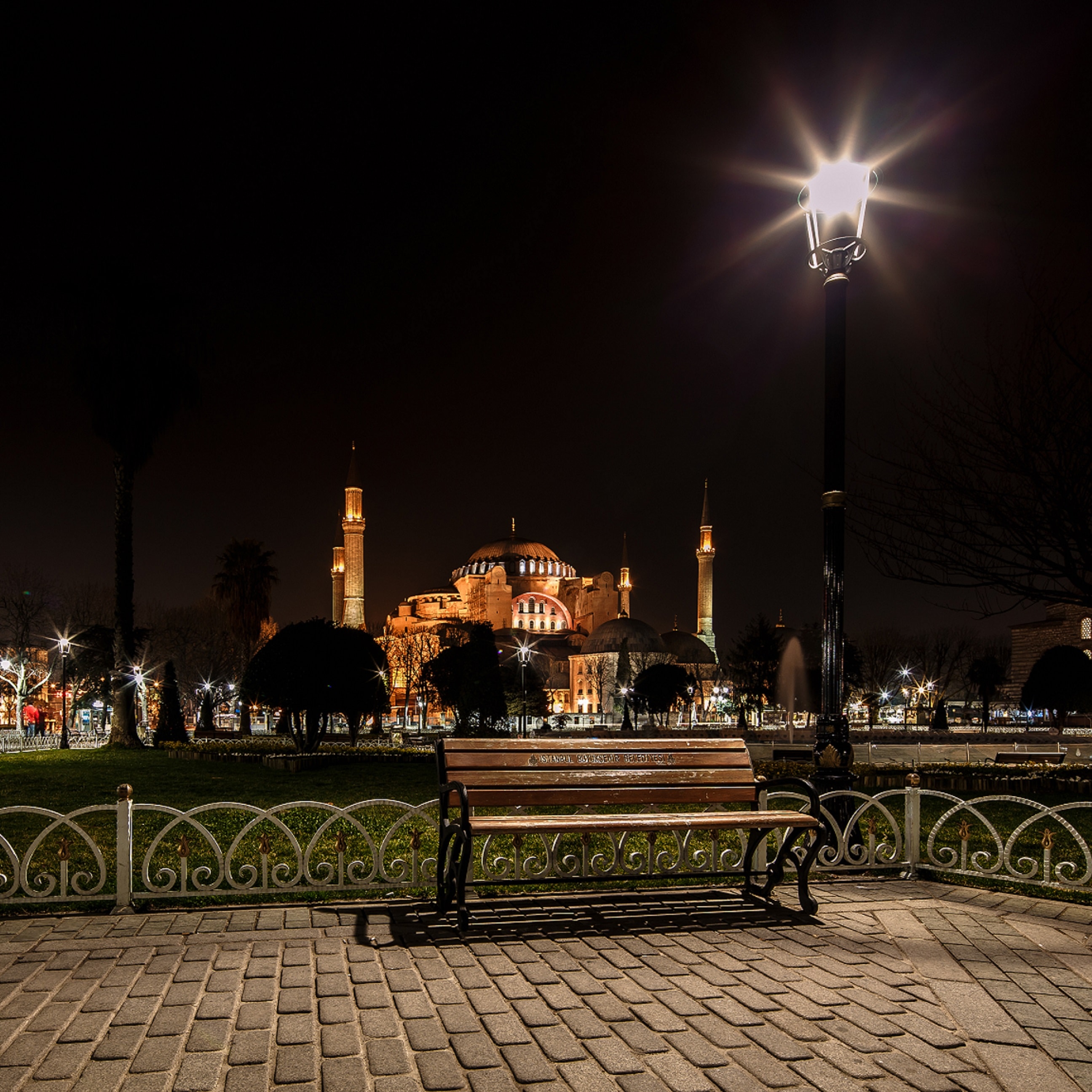 Philips Lighting simplifies the transition to LED technology for urban ...