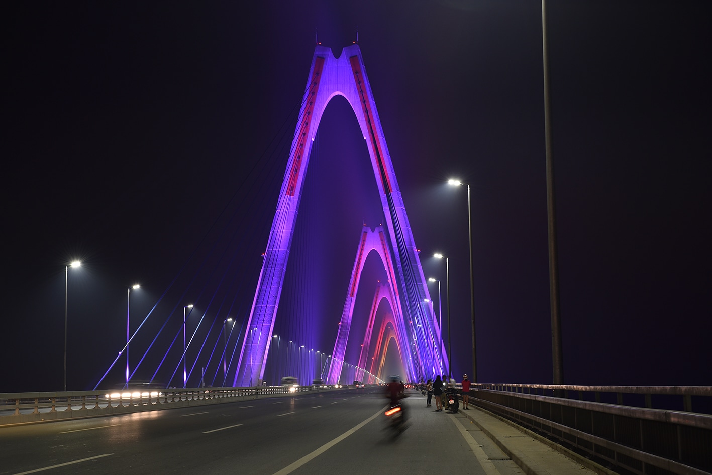 The Nhật Tân bridge: New sparkle for Hanoi’s summer skyline - Philips ...