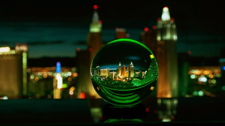 Horticultural lighting for sustainable food production | Signify ...