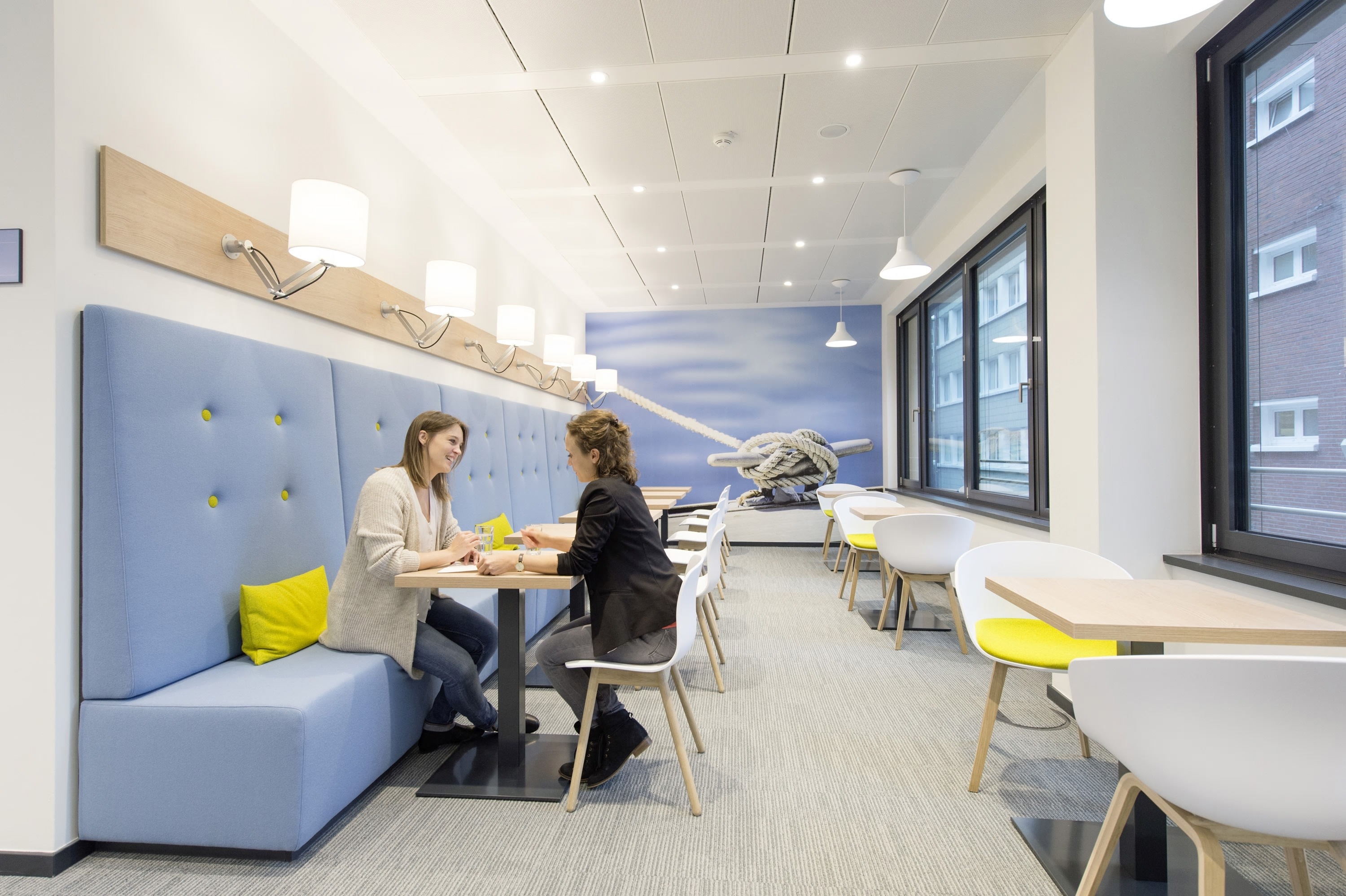 Signify supports design for health and well-being with CRI 90 office ...