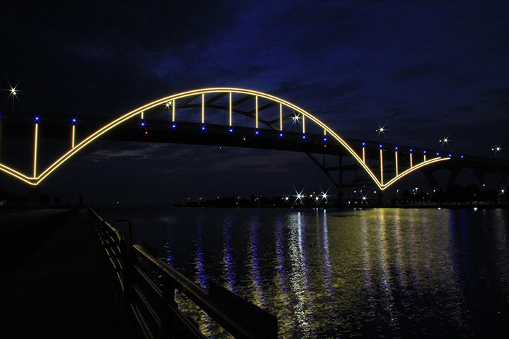 Signify illuminates the Daniel Hoan Memorial Bridge | Signify Company ...