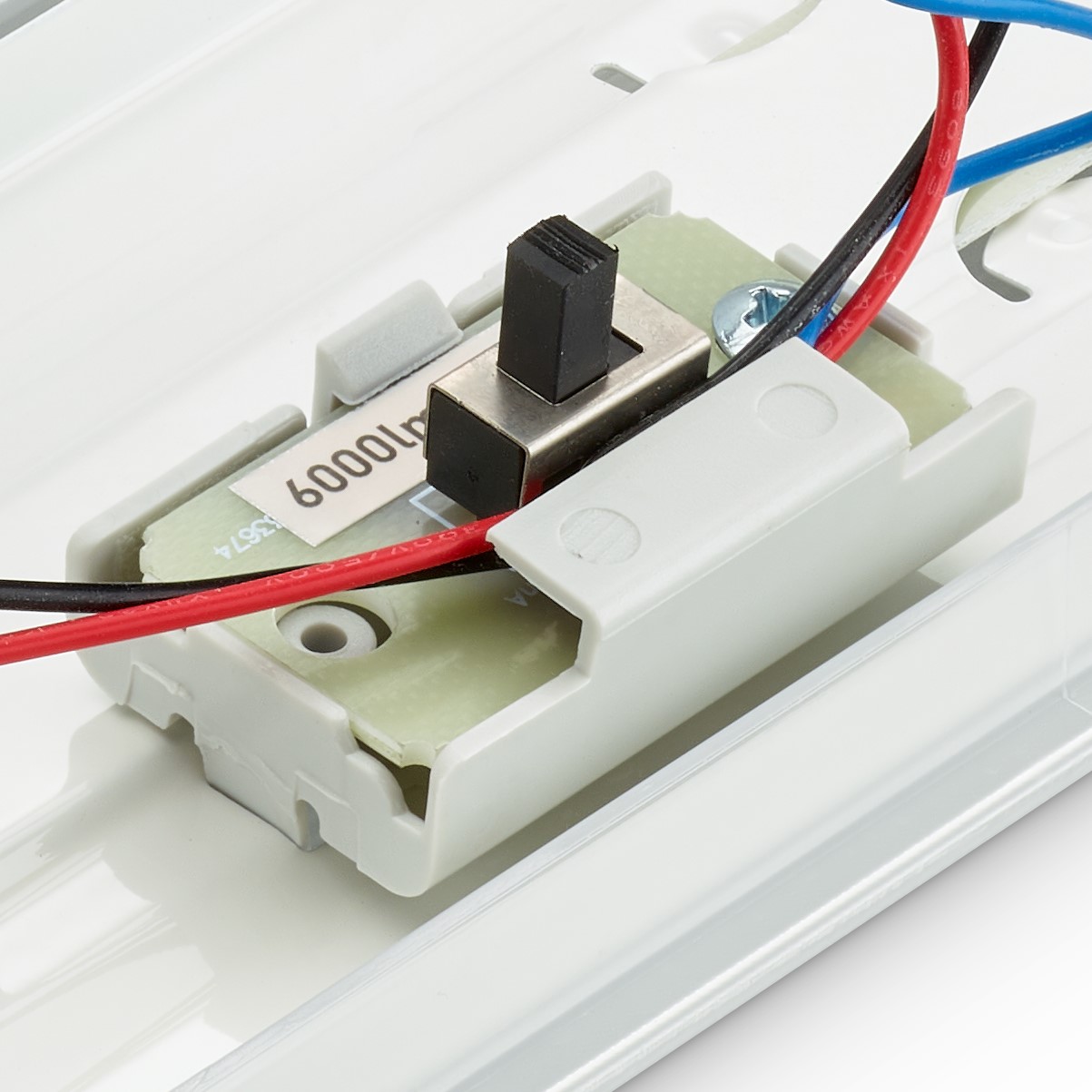 Neue All-in-Leuchten für Philips CoreLine und Ledinaire Familien ...