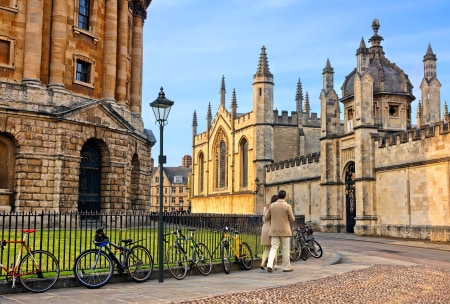 Enhancing urban connectivity through street lighting | Signify