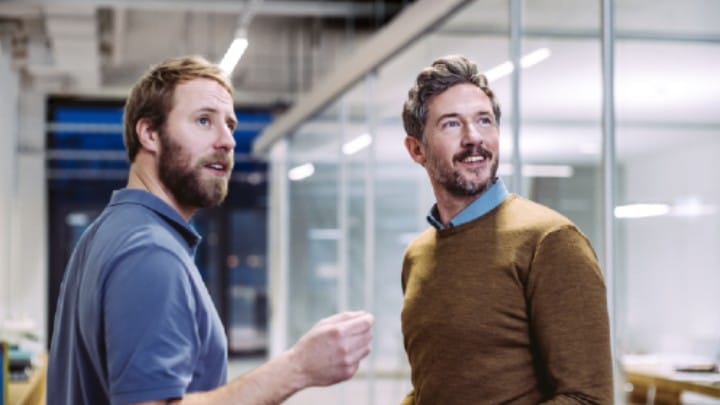 Luce connessa per le PMI con Interact Pro scalabile | Sito Web ...